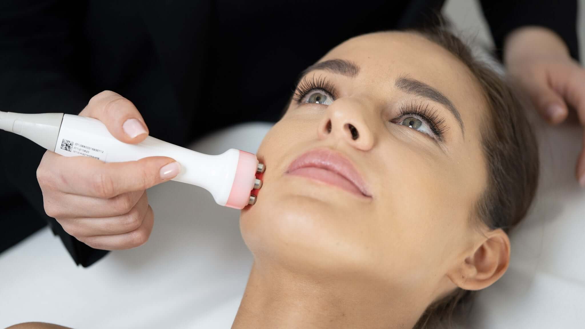 Facial Treatments - Kosmetikstudio in Zürich | Backstage Beauty ...